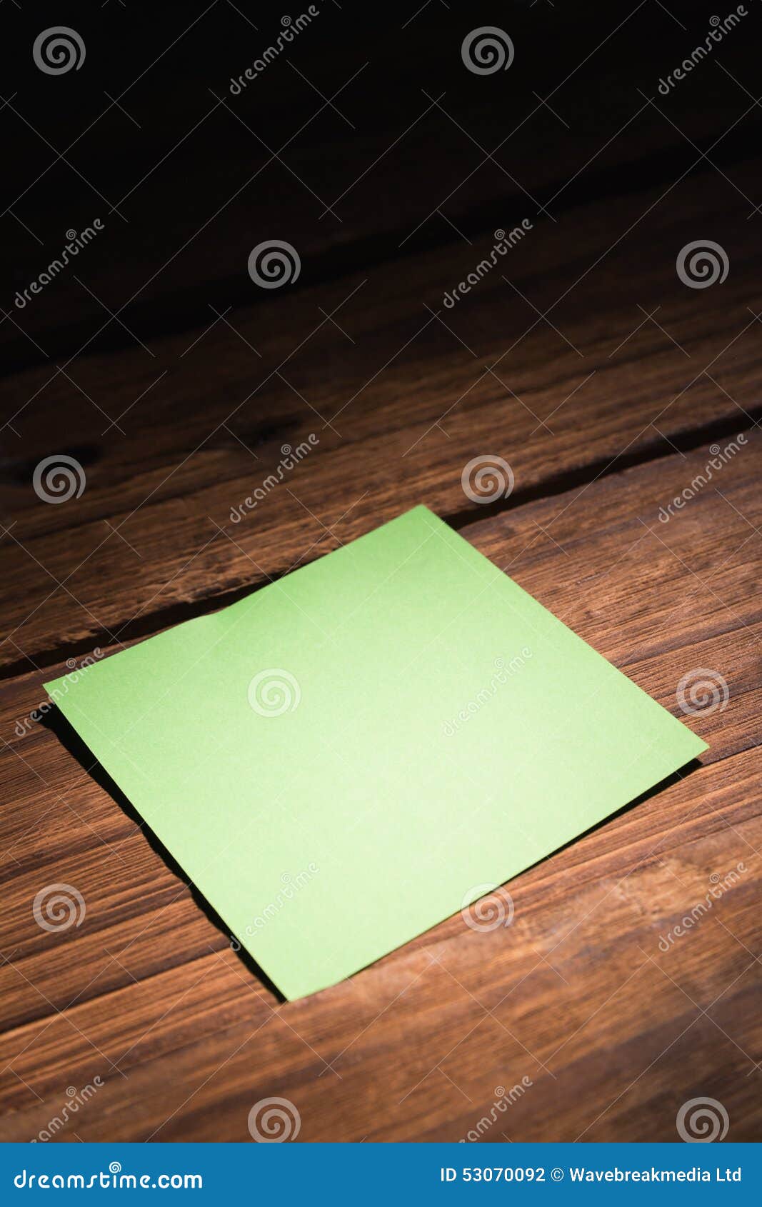 Une note de post-it verte photo stock. Image of remarques - 53070092