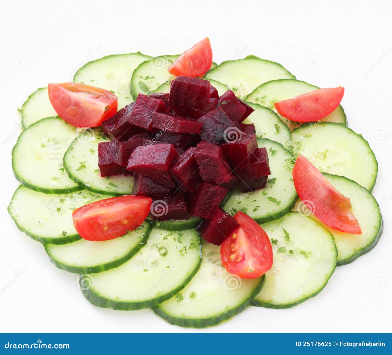 Une Salade De Concombre Et De Betterave Rouge Image stock - Image du ...