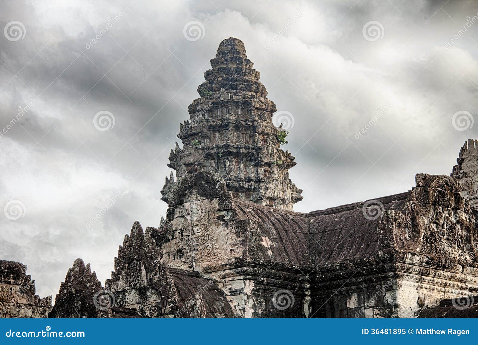 Une tour d'Angkor Vat image stock. Image du histoire - 36481895