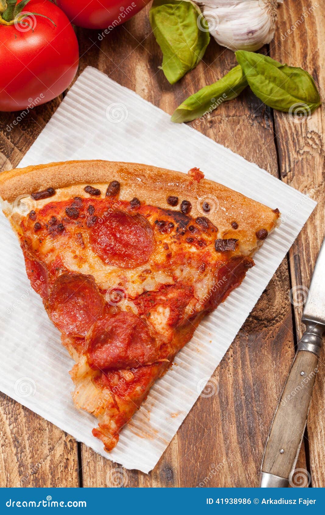 Une tranche de pizza photo stock. Image du croûte, cuisine - 41938986