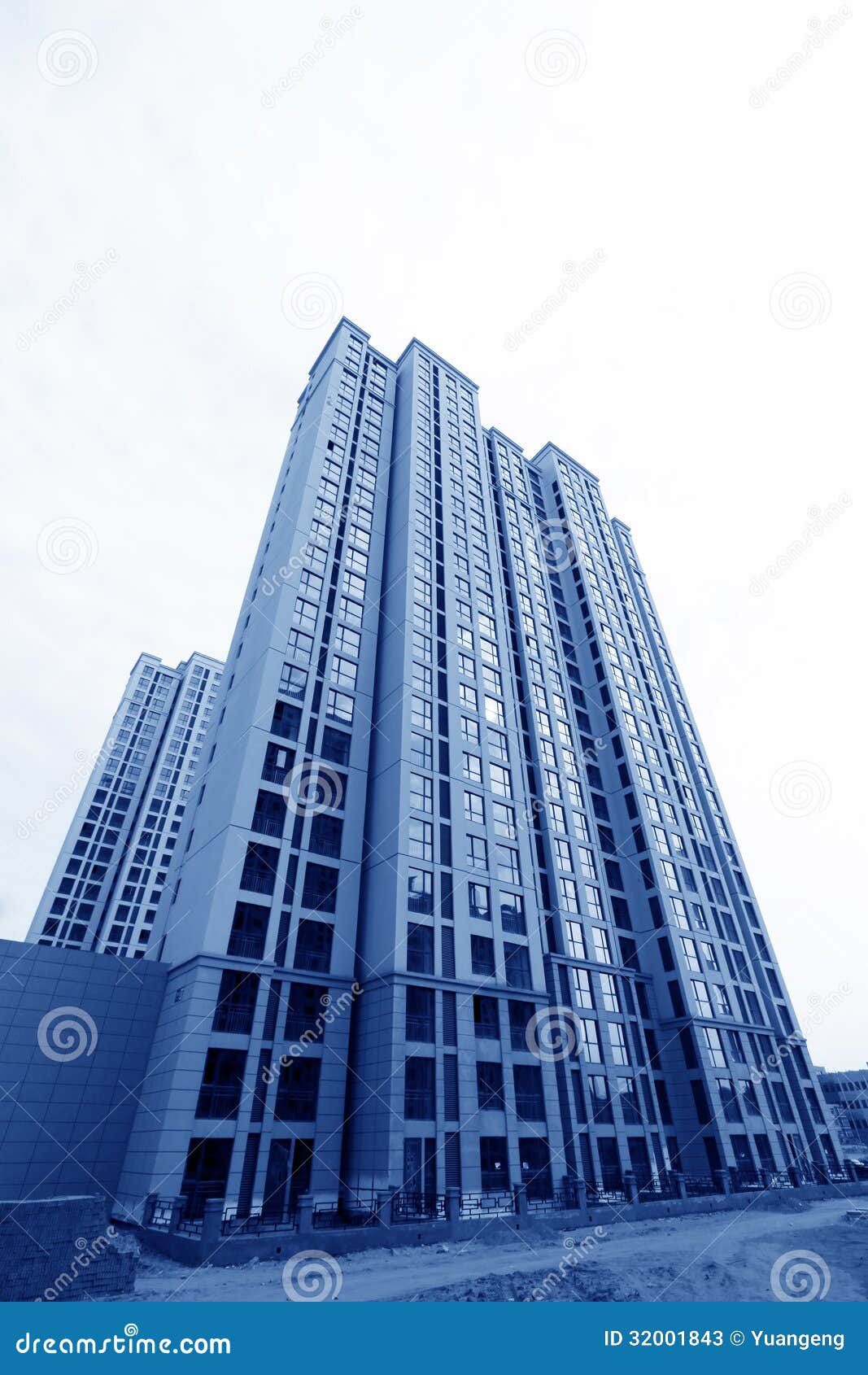 Unfinished High Rise Building Stock Image - Image of walls, engineering ...