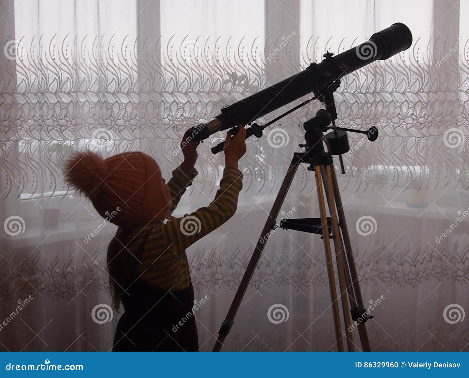Ung astronom arkivfoto. Bild av observationer, stam, aktivering - 86329960