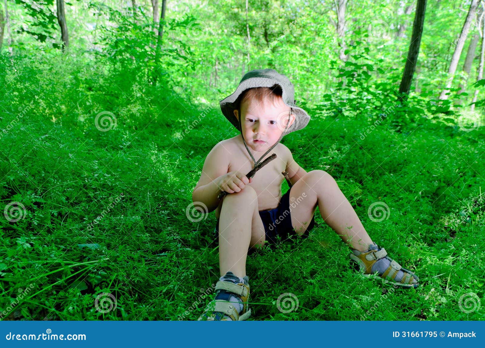 Ung pojke fotografering för bildbyråer. Bild av dagis - 31661795