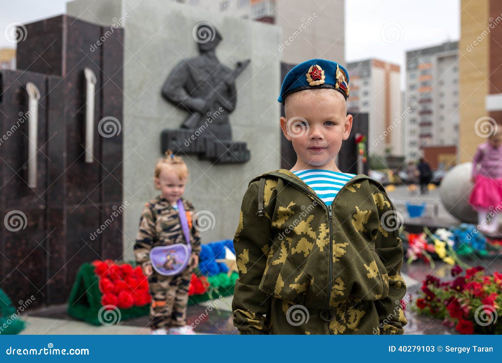 Ung Soldat Av Luftburna Styrkor Redaktionell Arkivfoto - Bild av strid ...