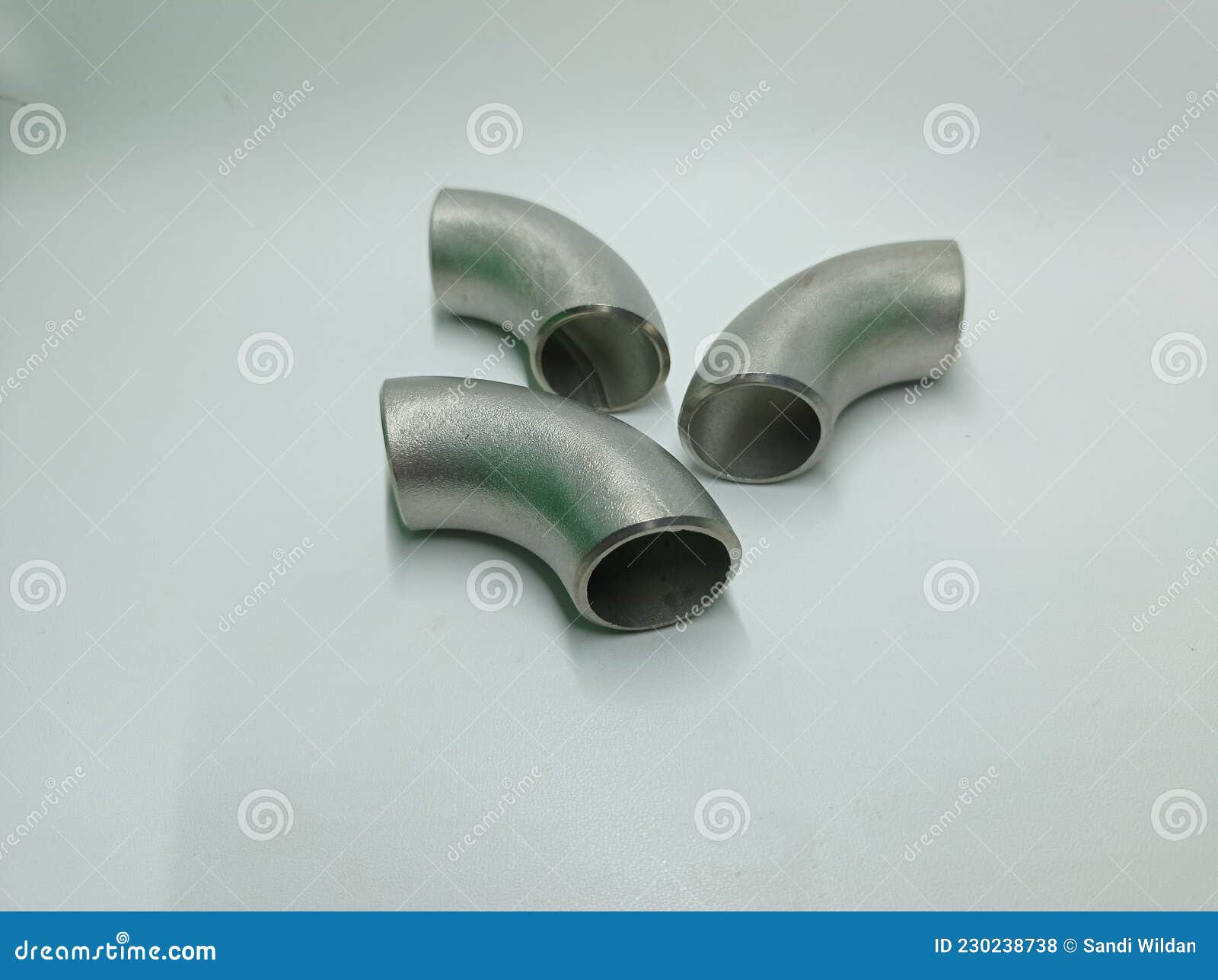 Unión de tubería de codo foto de archivo. Imagen de material - 230238738