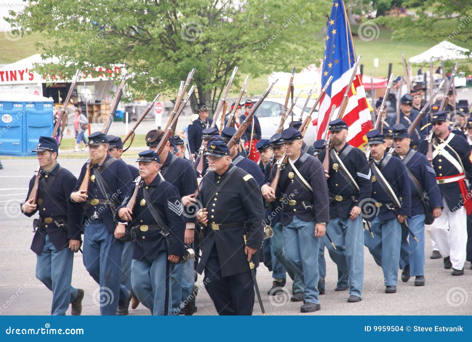Union Army Marching To Battle Editorial Stock Image - Image of people ...