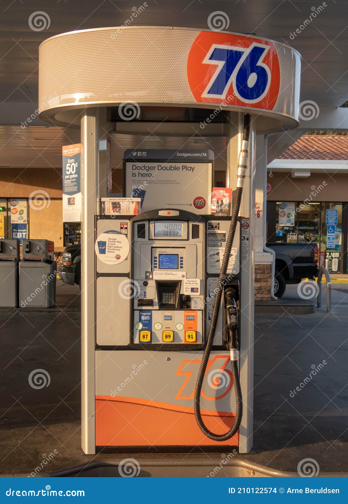 A Union 76 Gas Pump editorial stock image. Image of fuel - 210122574