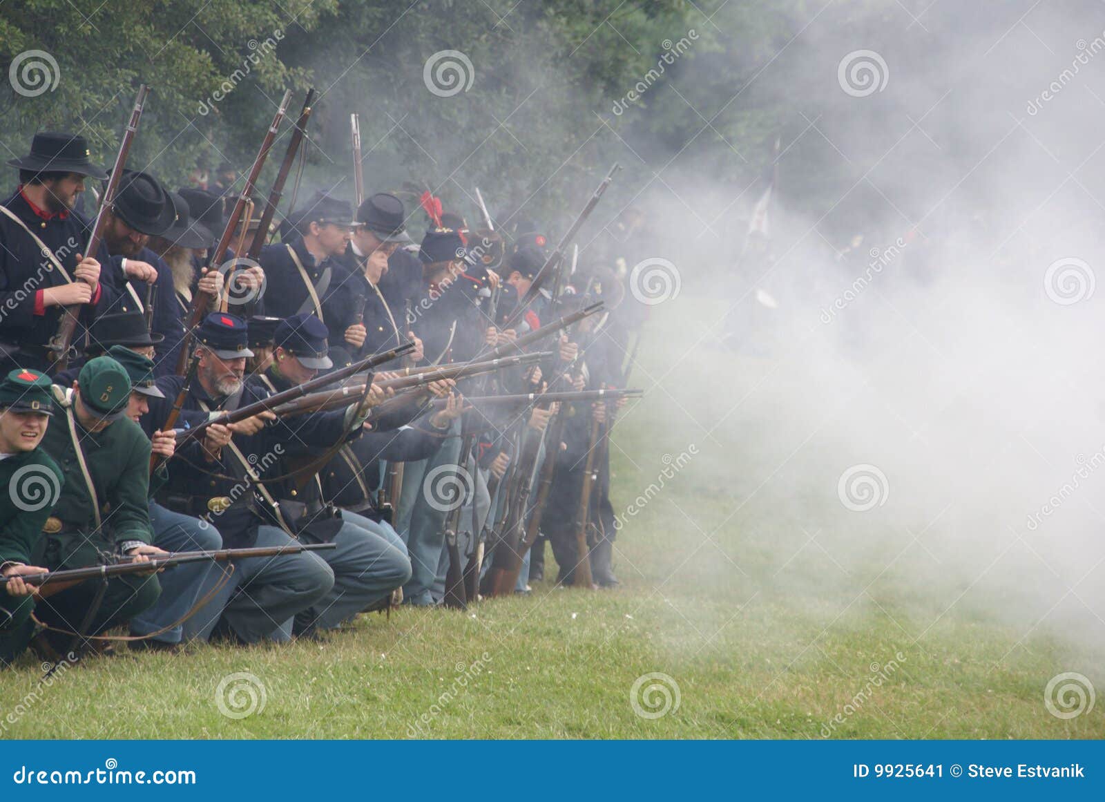 Union infantry line firing editorial photo. Image of history - 9925641