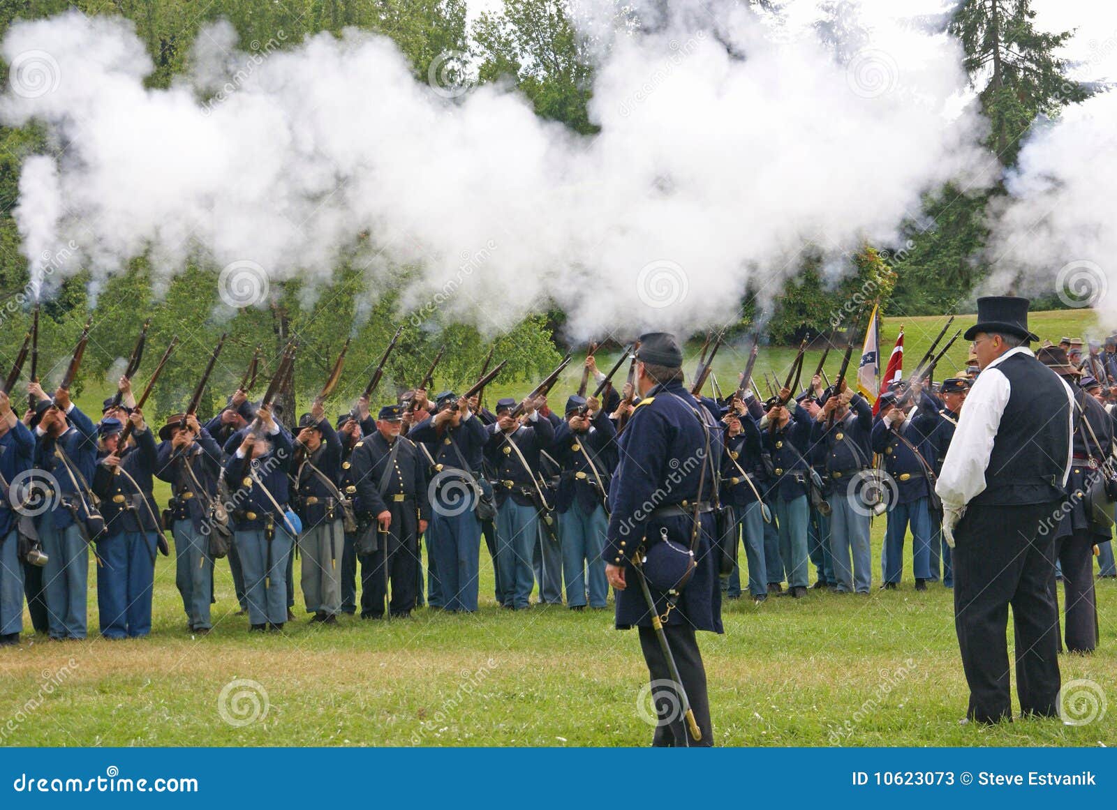Union Infantry Line Firing a Volley. Editorial Stock Photo - Image of ...
