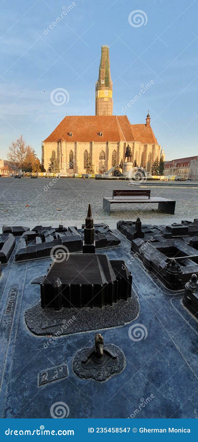 Union Square in Cluj-Napoca Editorial Photography - Image of reflection ...