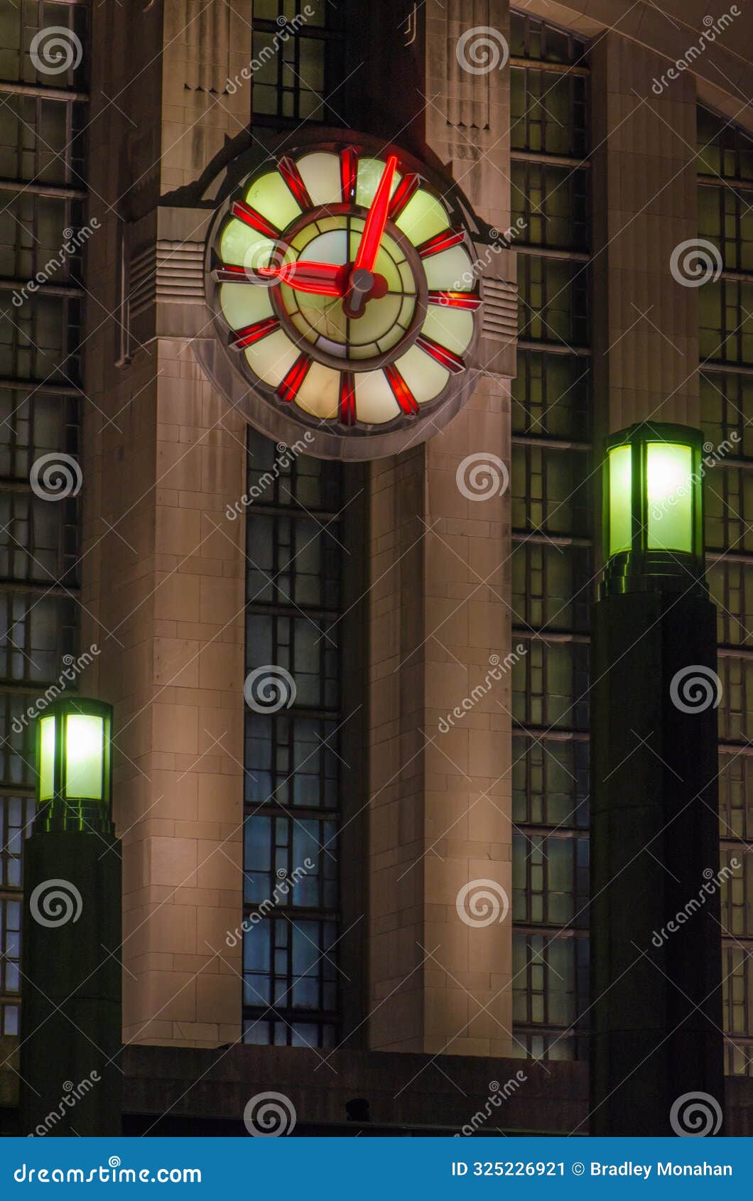 Union Terminal Clock Cincinnati Ohio Stock Image - Image of clock, ohio ...