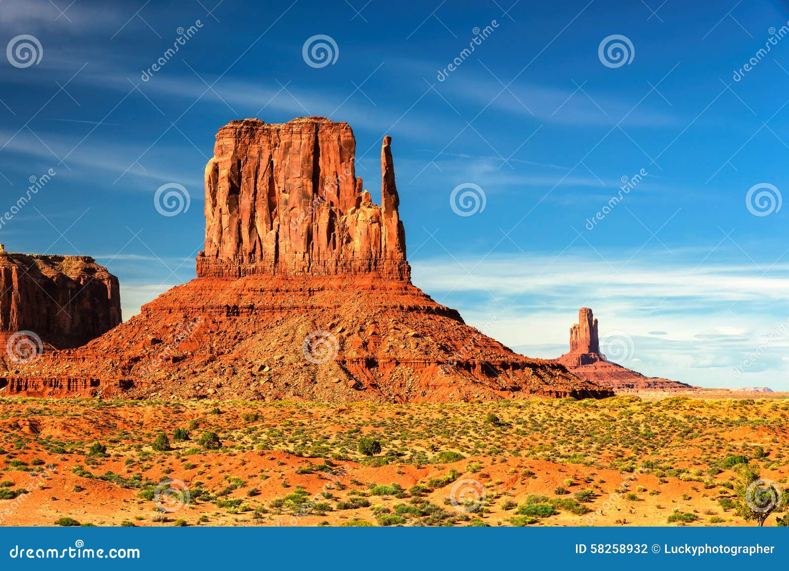 The Unique Landscape of Monument Valley, Utah Stock Photo - Image of ...