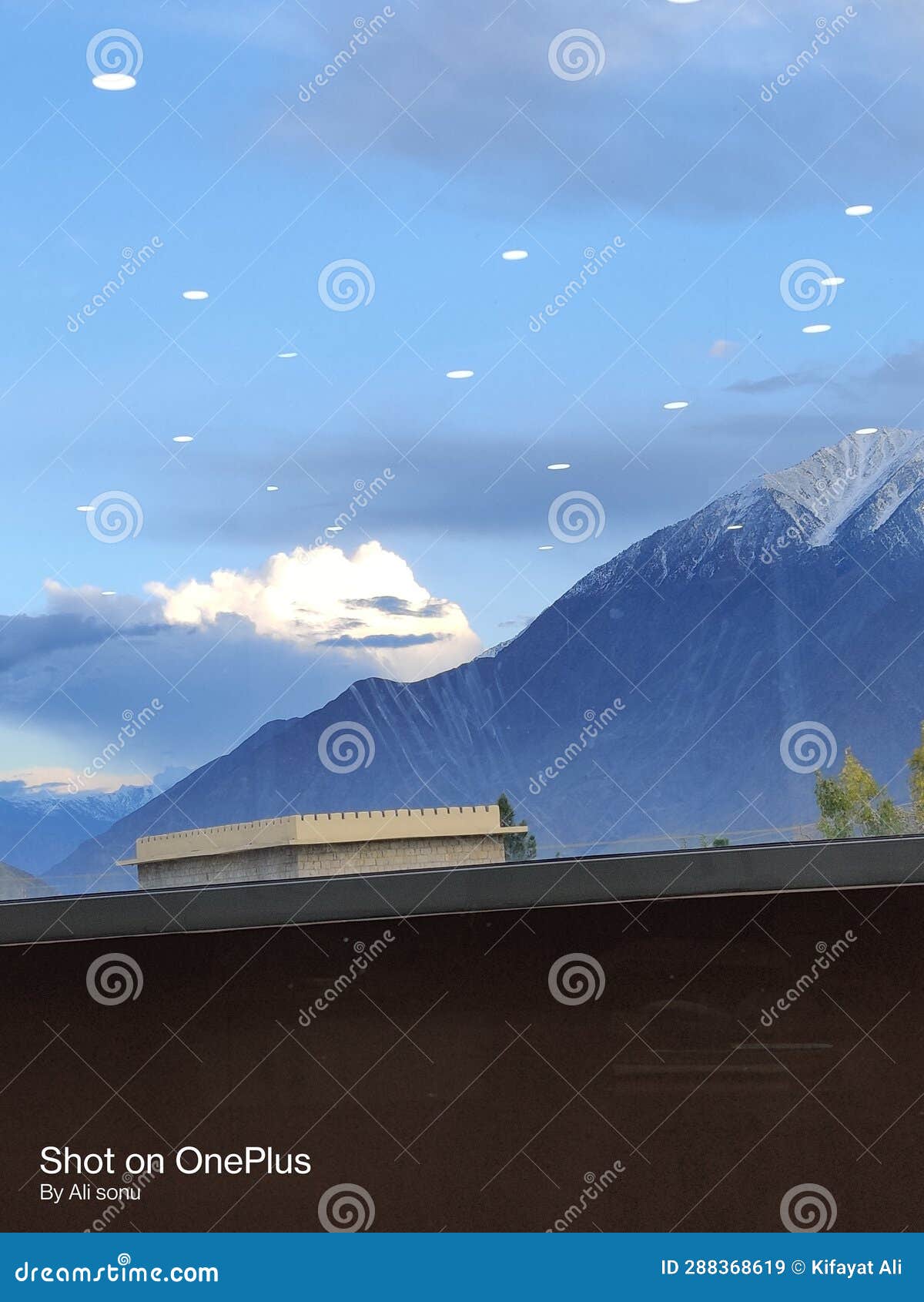A Unique View of Sky , Mountains and Cloud. Editorial Stock Image ...