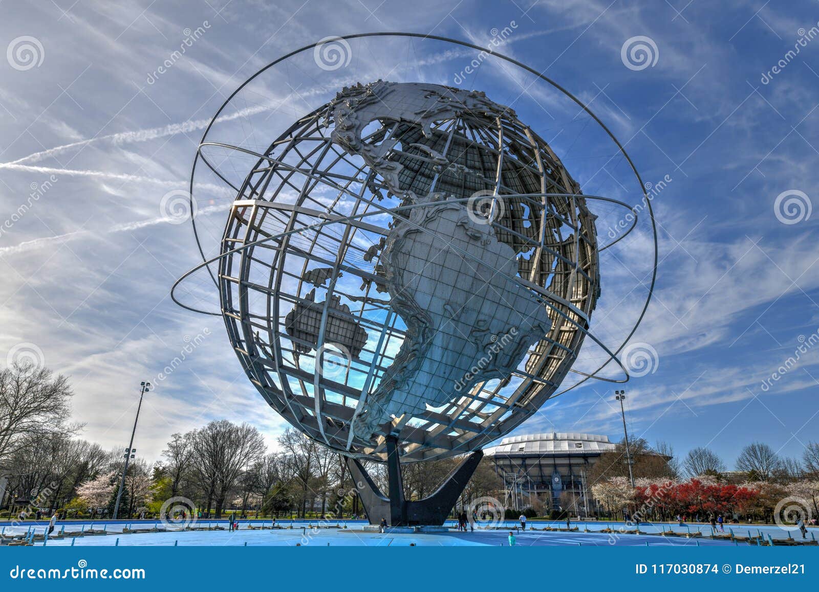Unisphere - Limpiando Con Un Chorro De Agua, Queens Imagen de archivo editorial - Imagen de ...
