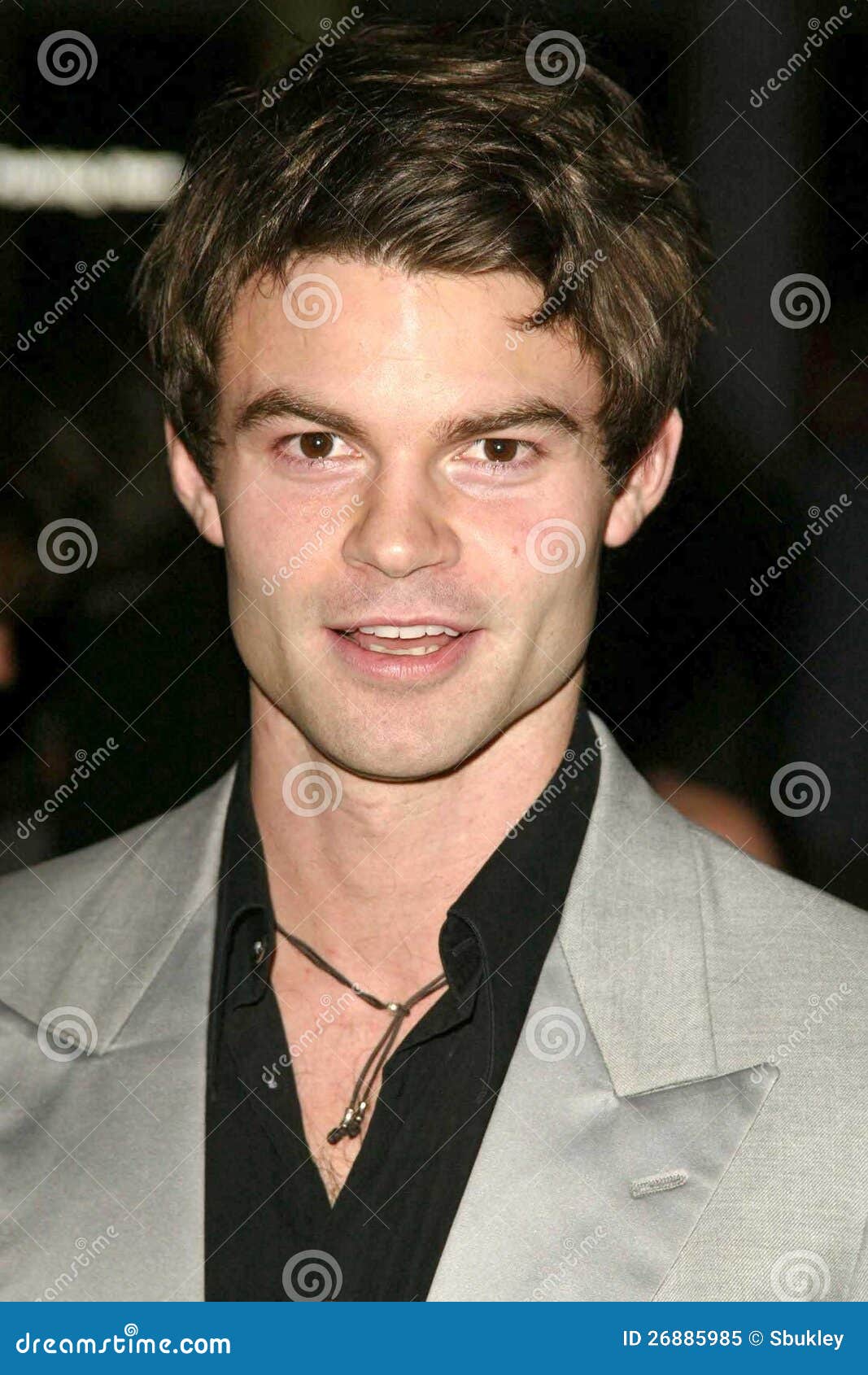 Daniel Gillies Tesoro