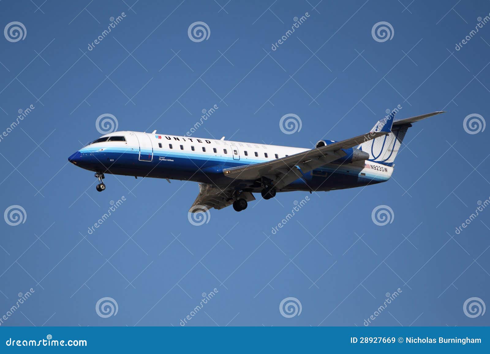 United Skywest (Comair) Bombardier Editorial Stock Image - Image of ...
