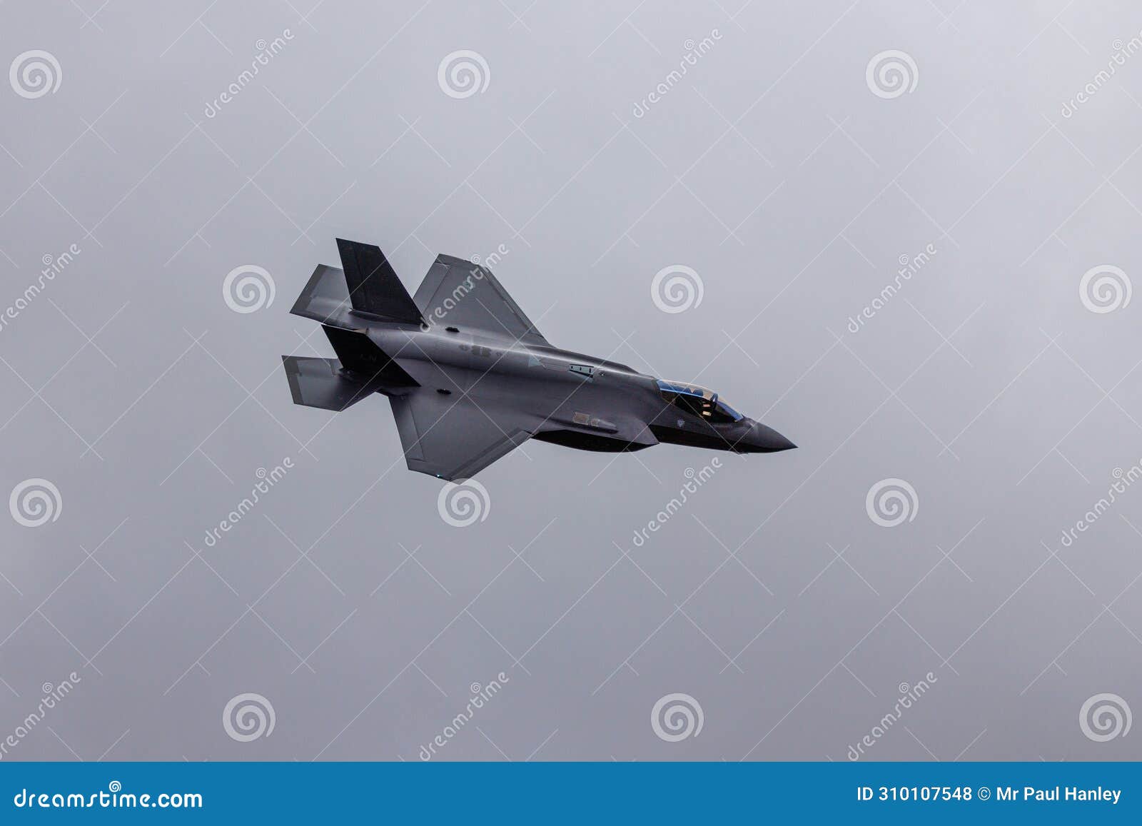United States Air Force Lockheed Martin F-35 Lightning II Low Flying in ...
