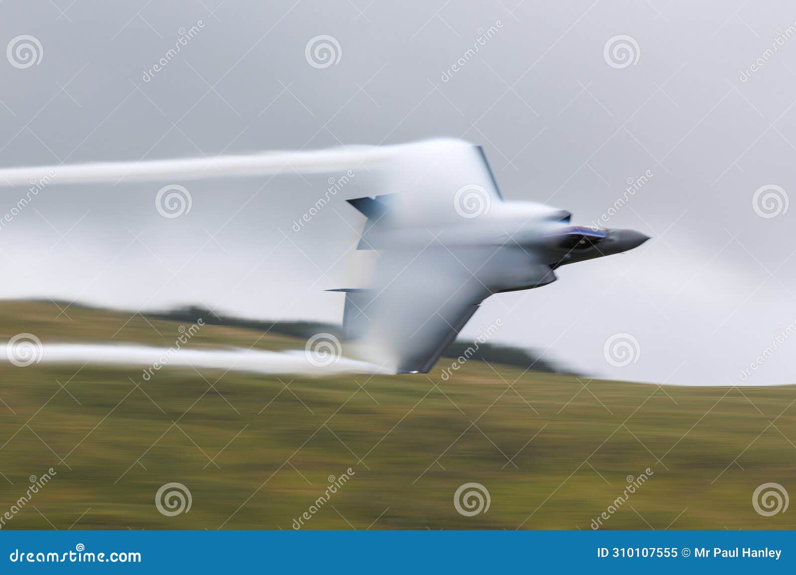 United States Air Force Lockheed Martin F-35 Lightning II Low Flying in ...