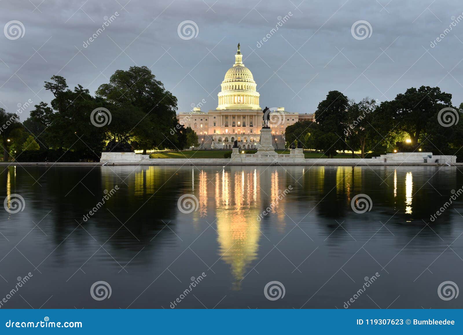 United States Capitol Building at Night Stock Image - Image of federal ...