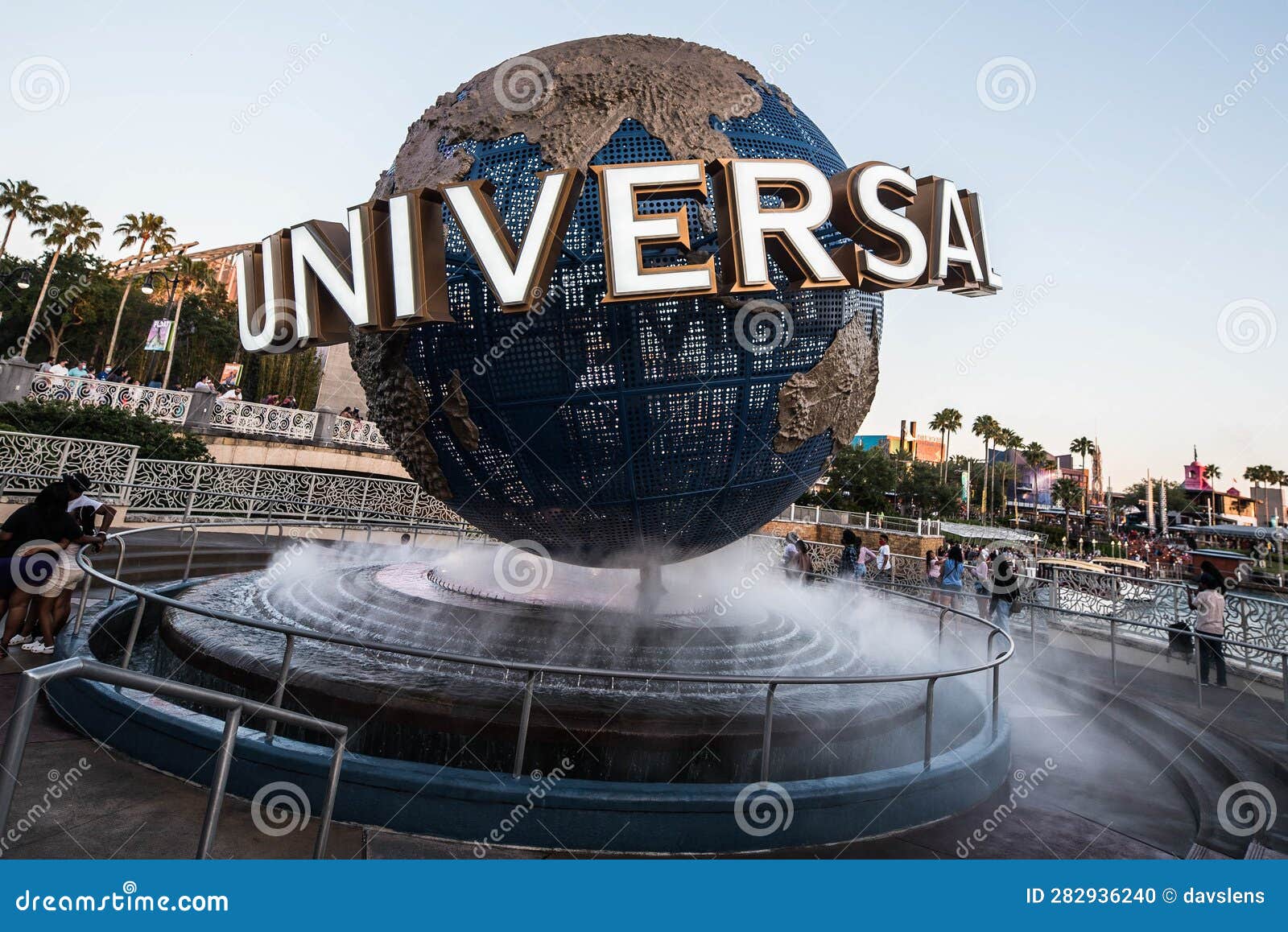 Universal Globe at Universal Orlando Resort Editorial Image - Image of ...