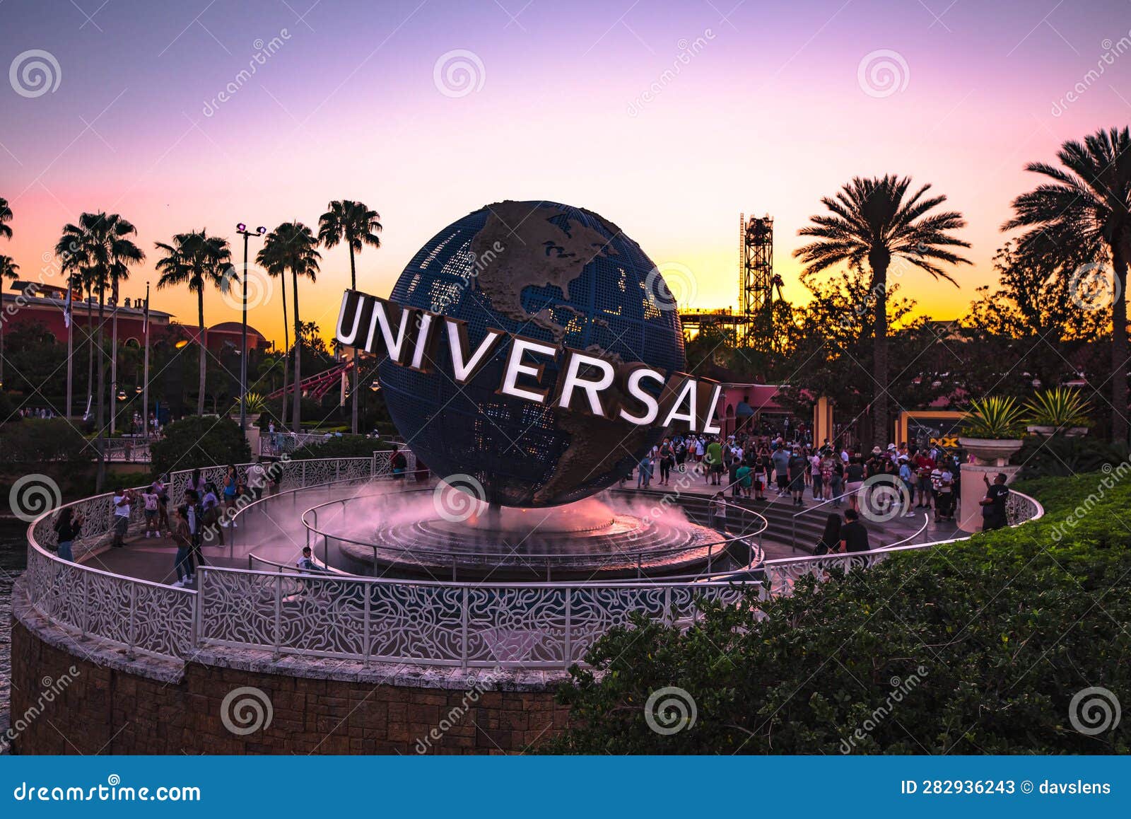 Universal Globe at Universal Orlando Resort at Sunset Editorial Stock ...