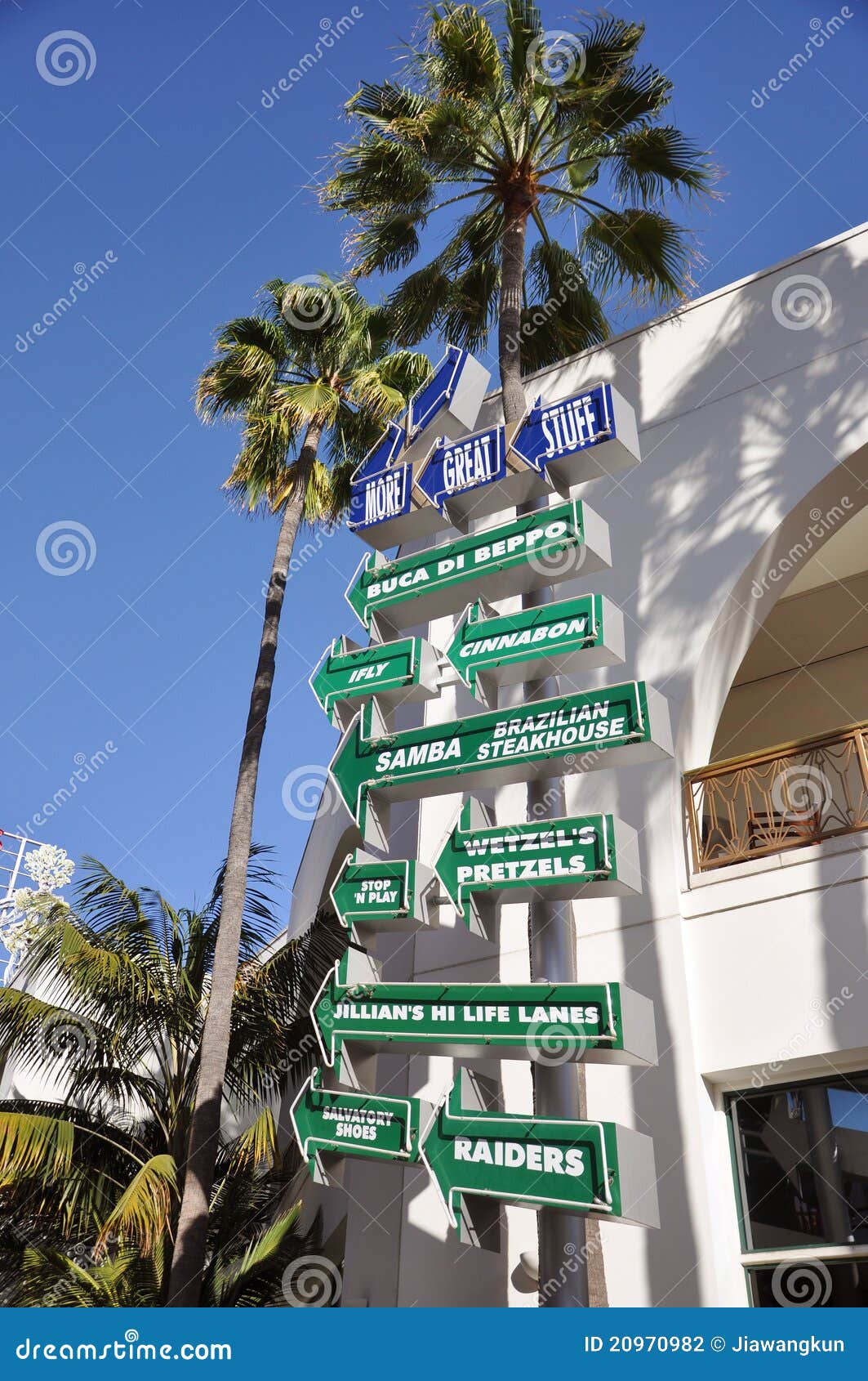 Universal Hollywood Citywalk Editorial Photography - Image of modern ...