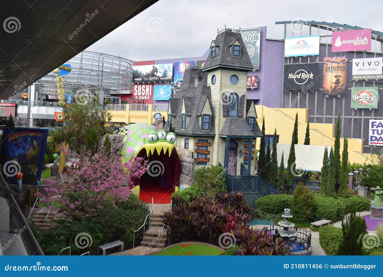 Universal Orlando Mini Golf at City Walk Editorial Photo - Image of ...