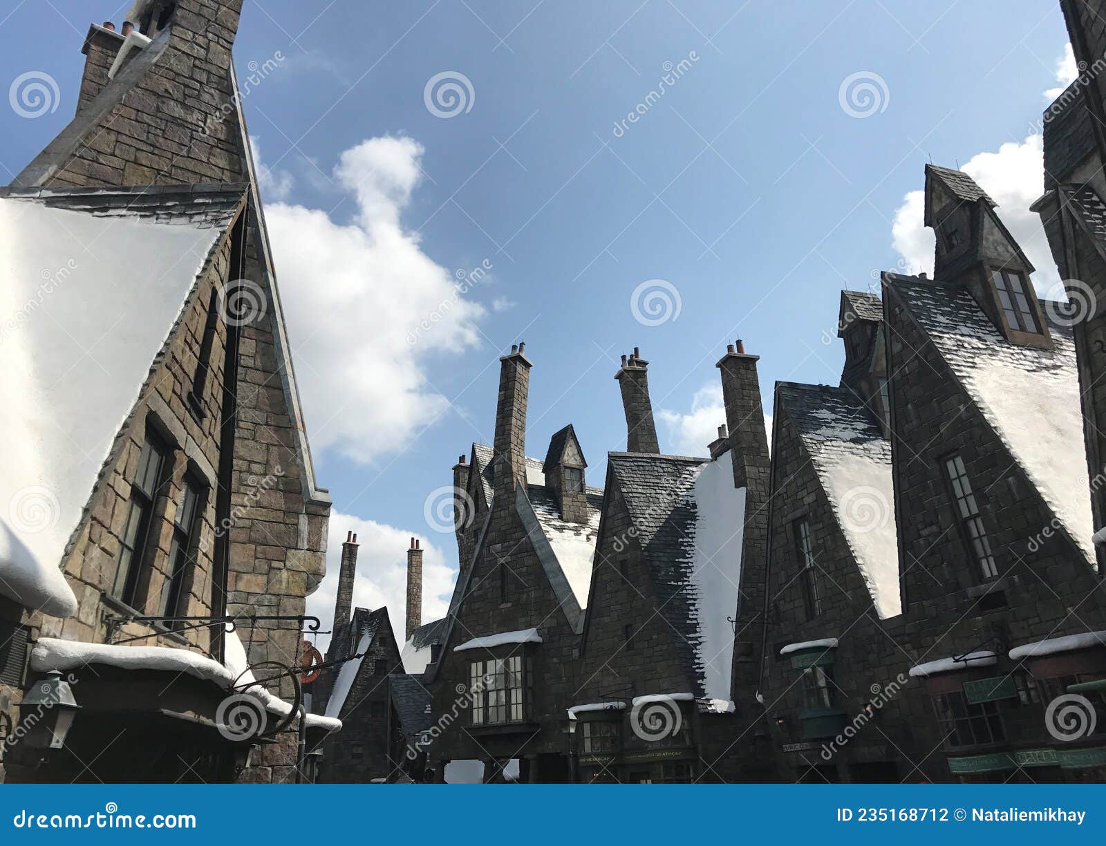 Universal Studios Wizarding World of Harry Potter - Hogsmeade Editorial ...