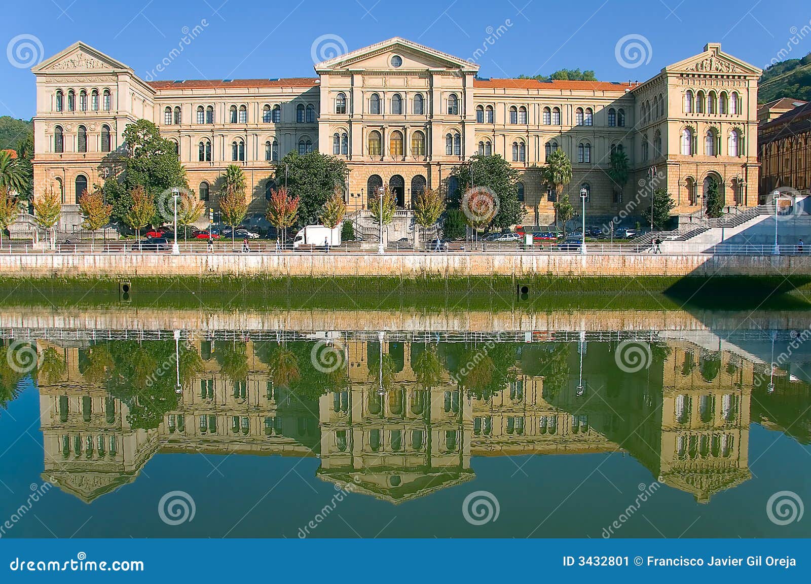 Universidad de Deusto imagen de archivo. Imagen de universidad - 3432801