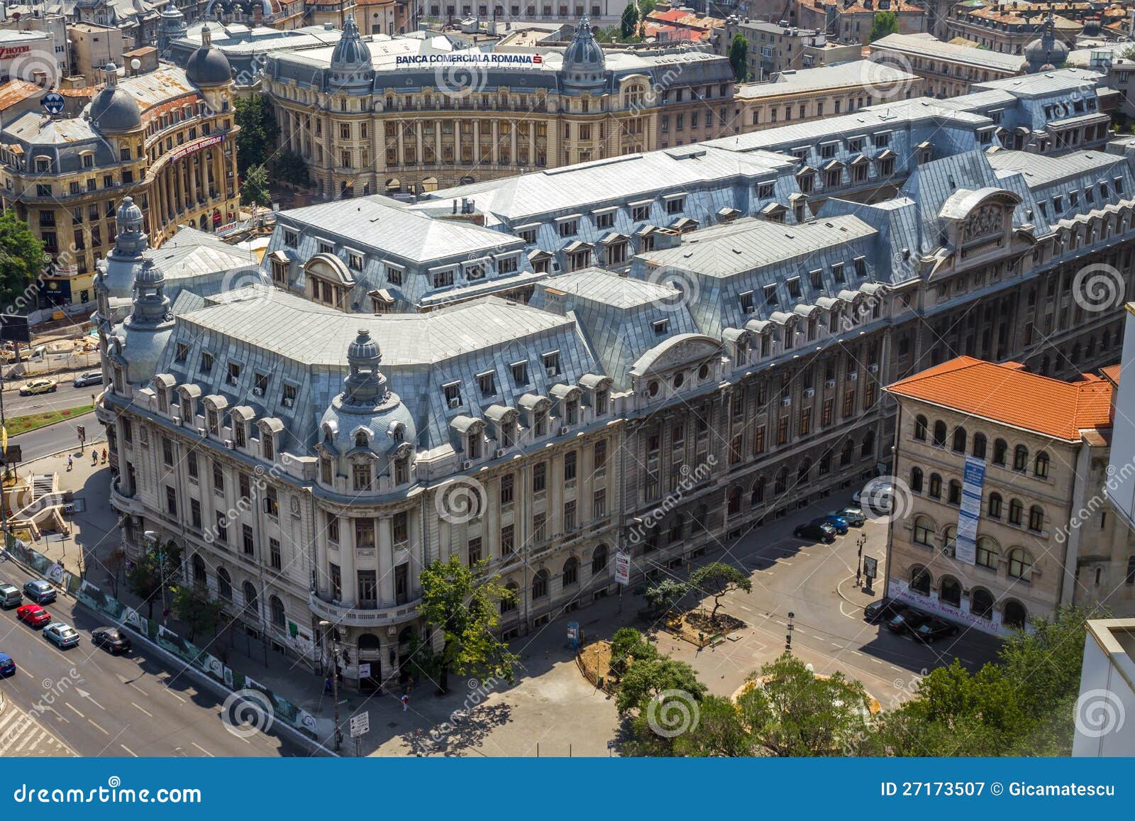 Universiteit van Boekarest redactionele fotografie. Image of vakanties ...