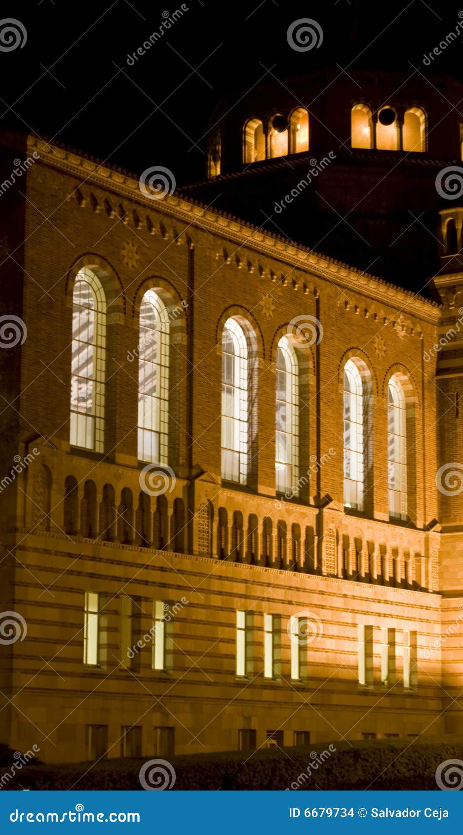 University Campus at night editorial stock image. Image of arch - 6679734