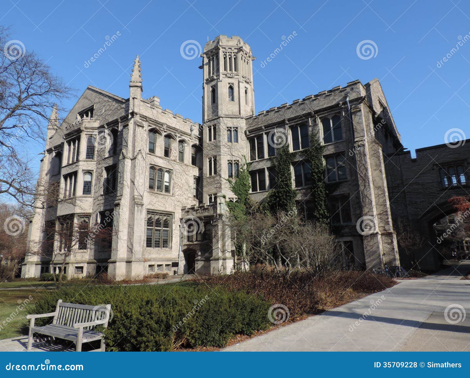 University of Chicago Campus Stock Photo - Image of learning, read ...