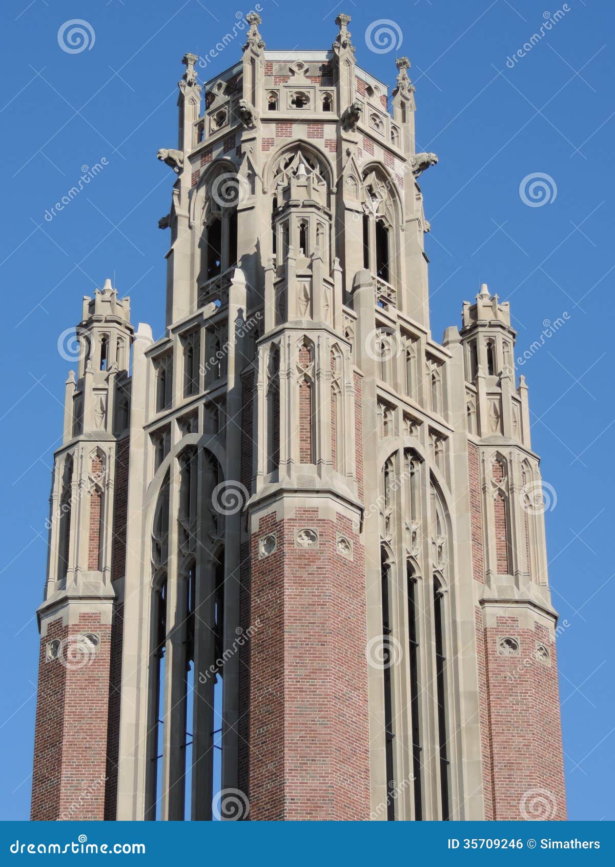 University of Chicago Campus Stock Photo - Image of pavilion, center ...
