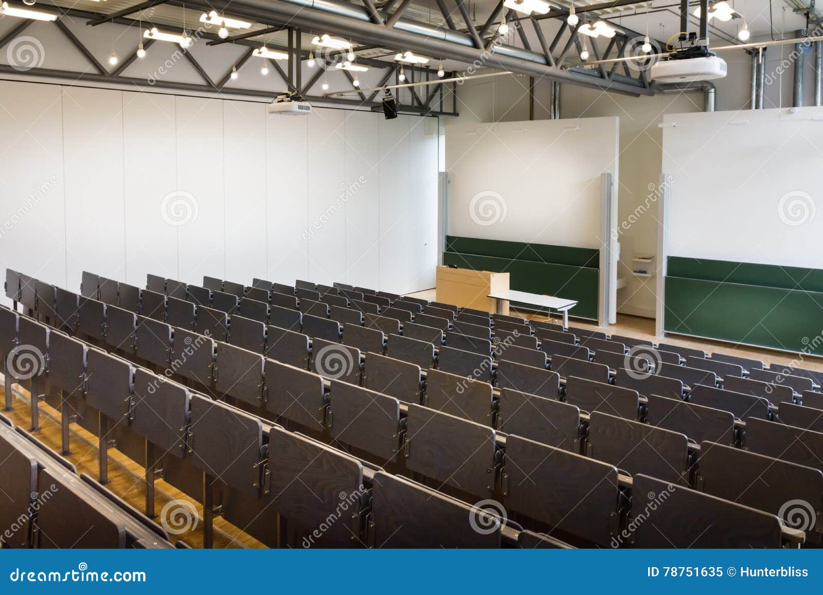 University Lecture Hall Behind Front Chairs Rows Interior Architecture ...