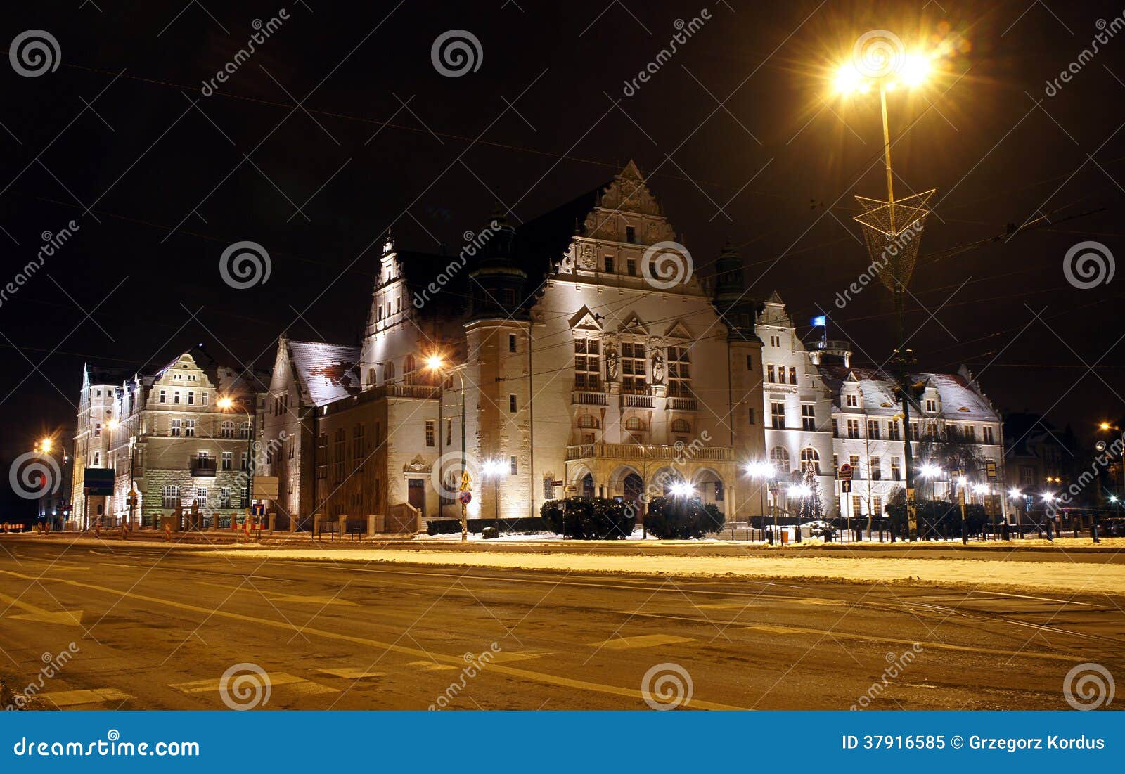 University at night stock image. Image of lantern, poland - 37916585