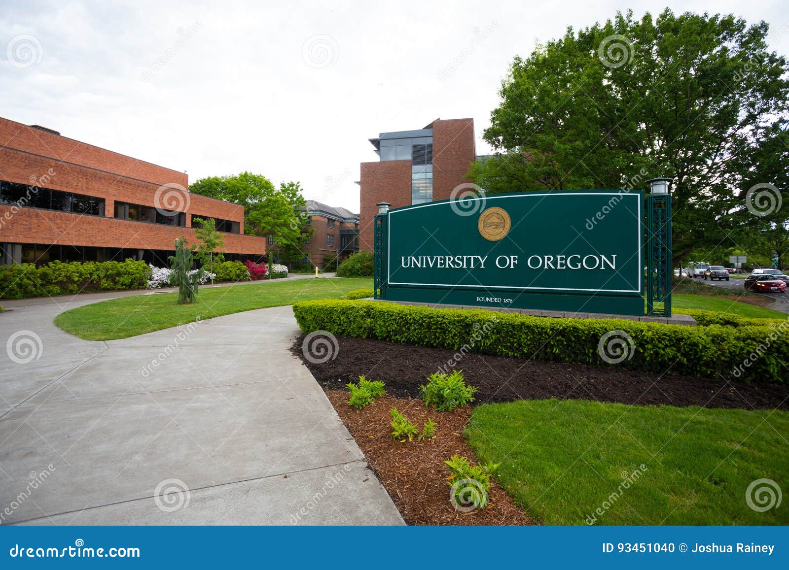 University of Oregon Campus Sign Editorial Image - Image of green ...