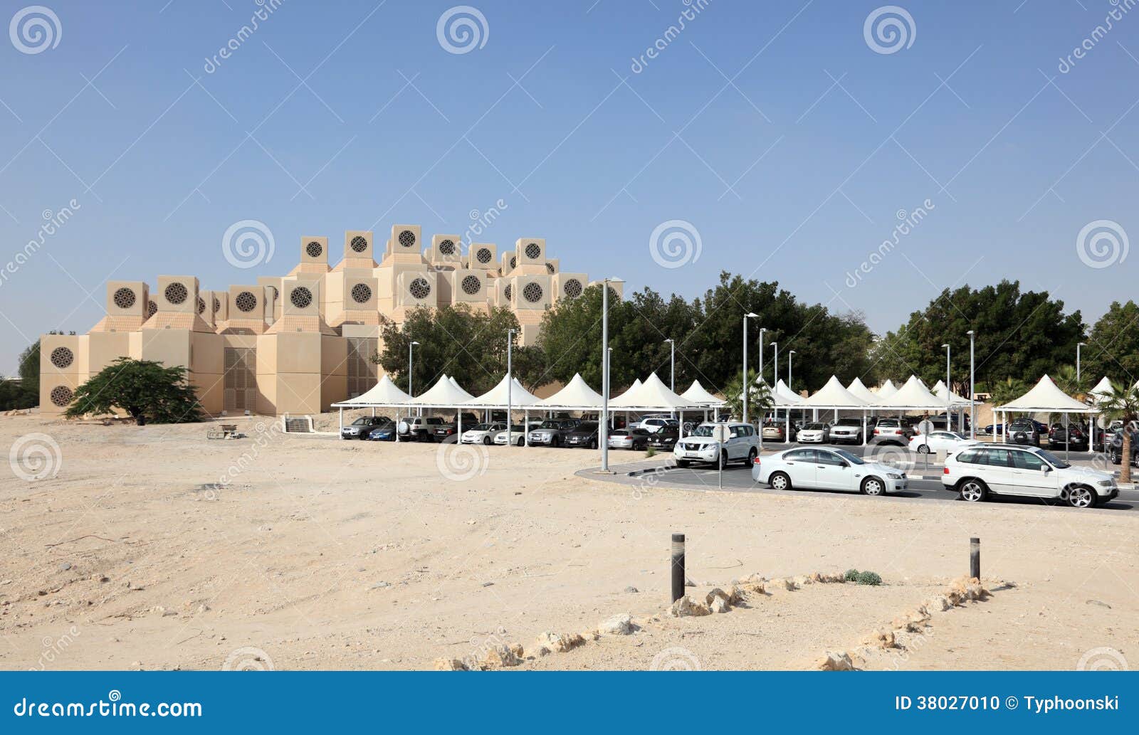 The University of Qatar. Doha Editorial Image - Image of exterior ...