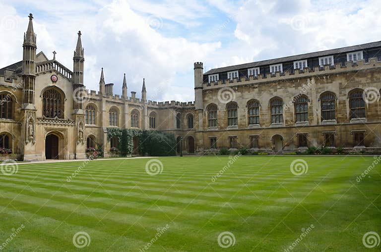 University quadrangle stock image. Image of cambridge - 26088033