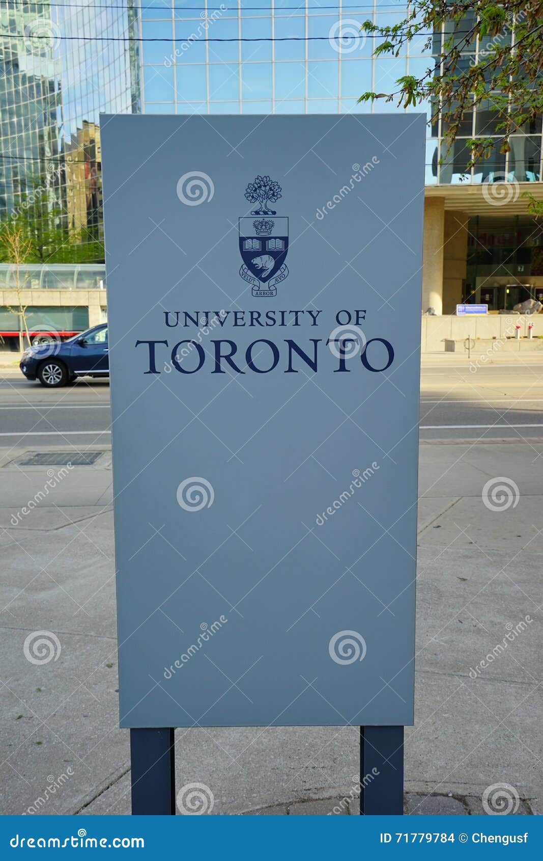 University of Toronto Building Editorial Stock Image - Image of lecture ...