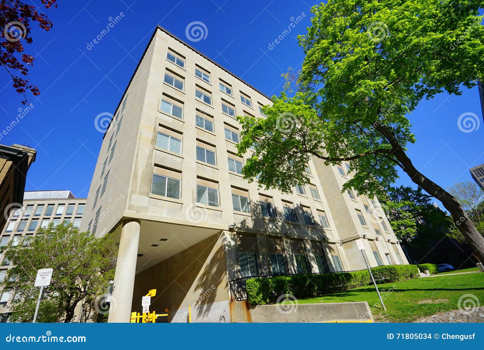 University of Toronto Building Editorial Stock Image - Image of ...