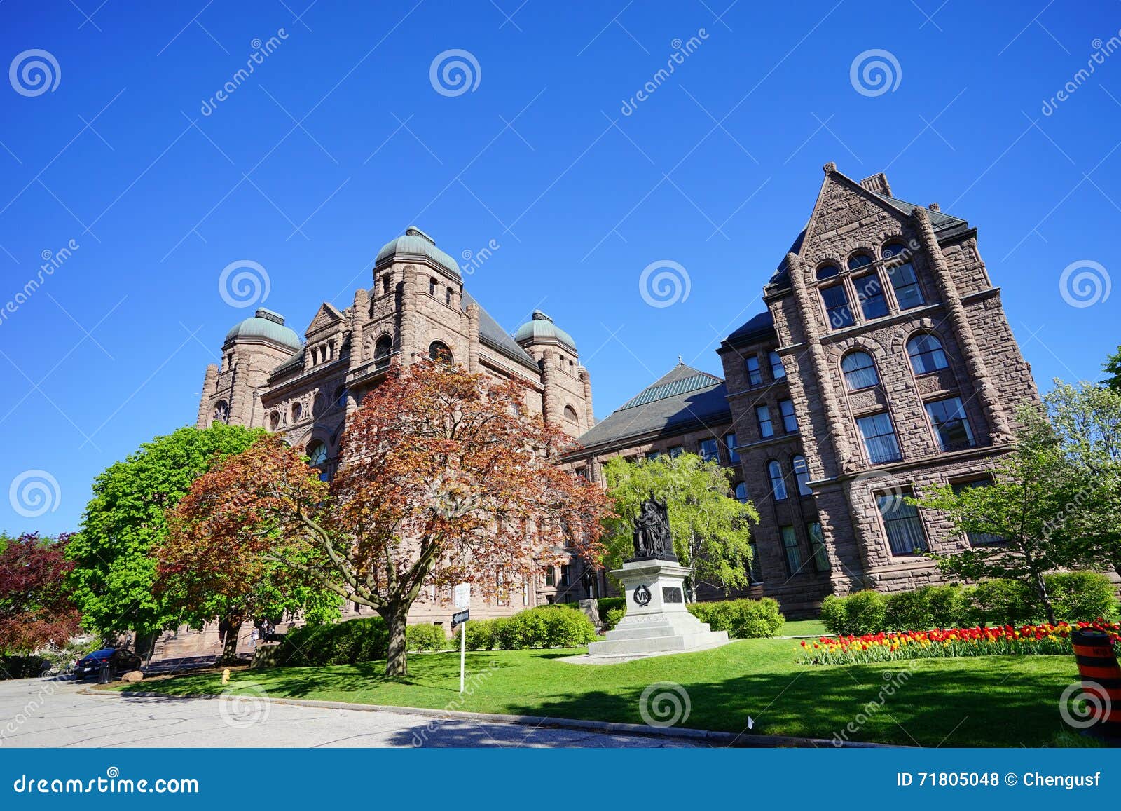 University of Toronto Campus Stock Photo - Image of america, nature ...