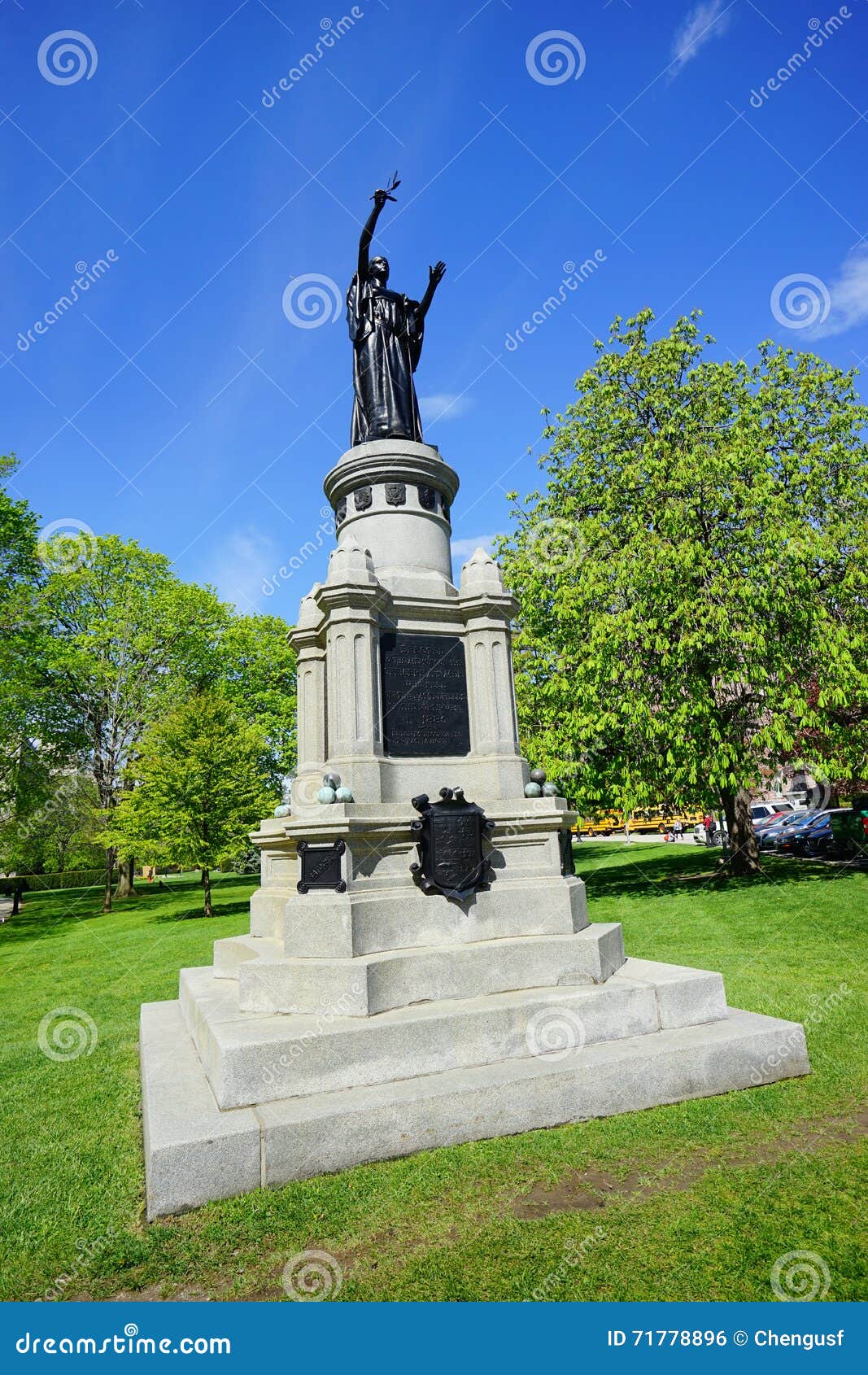 University of Toronto Statue Editorial Photo - Image of dormitory ...