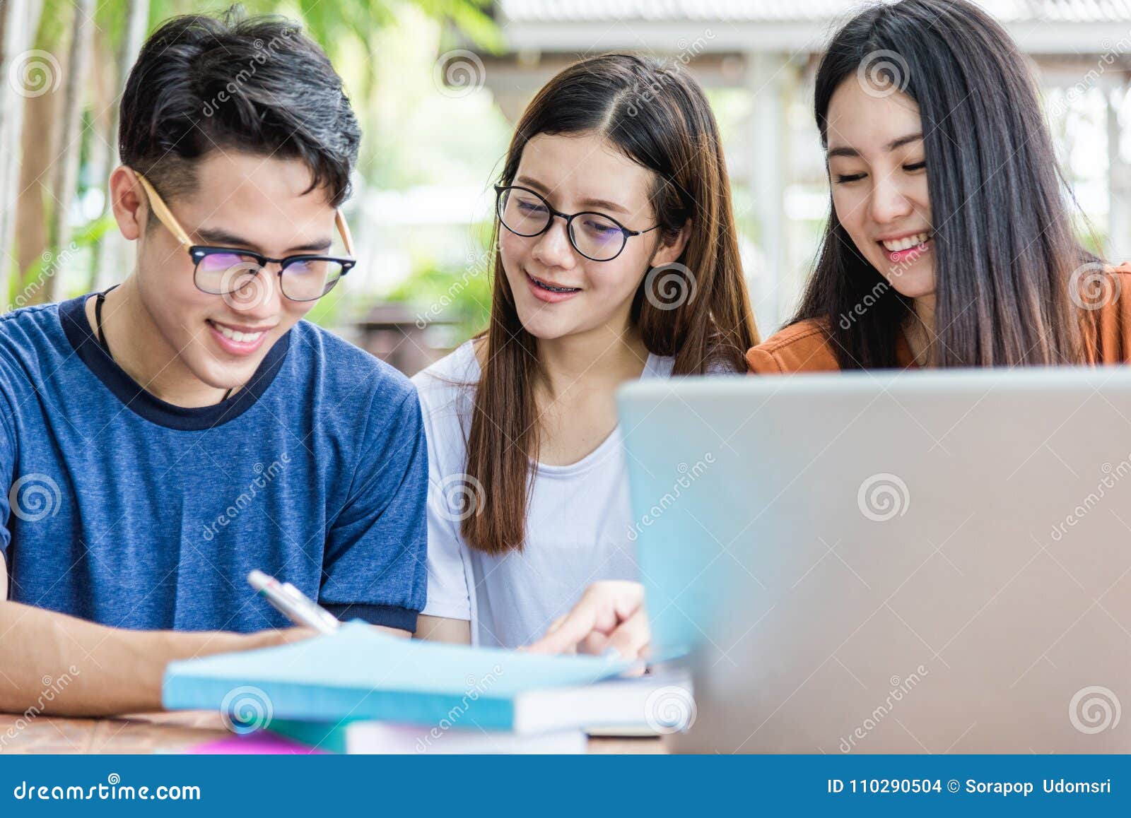 40,127 Group Students Sitting Stock Photos - Free & Royalty-Free Stock ...