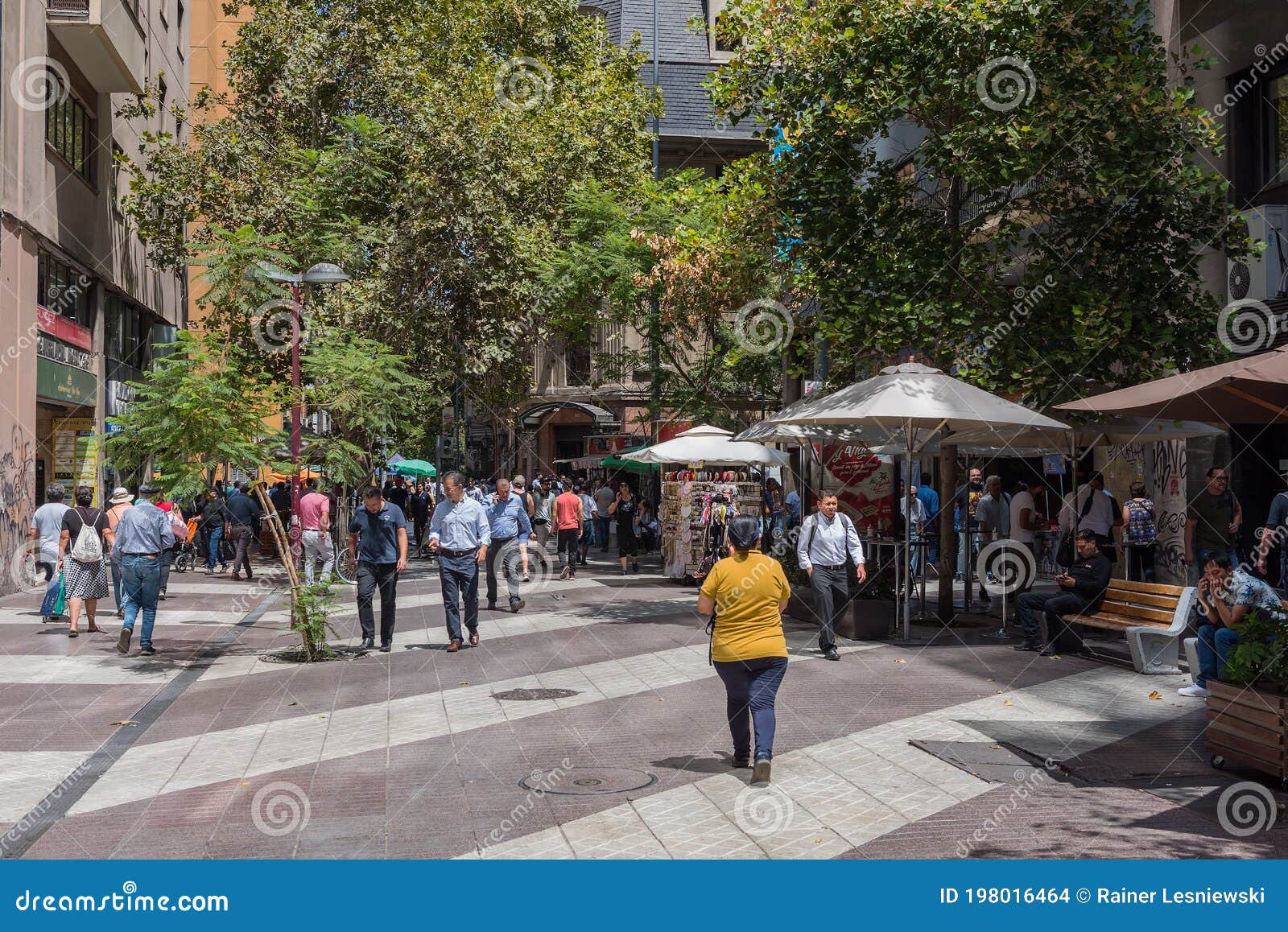 Unknown People Visit Ancient Ruins Of Famous Minoan Palace Of Knossos ...