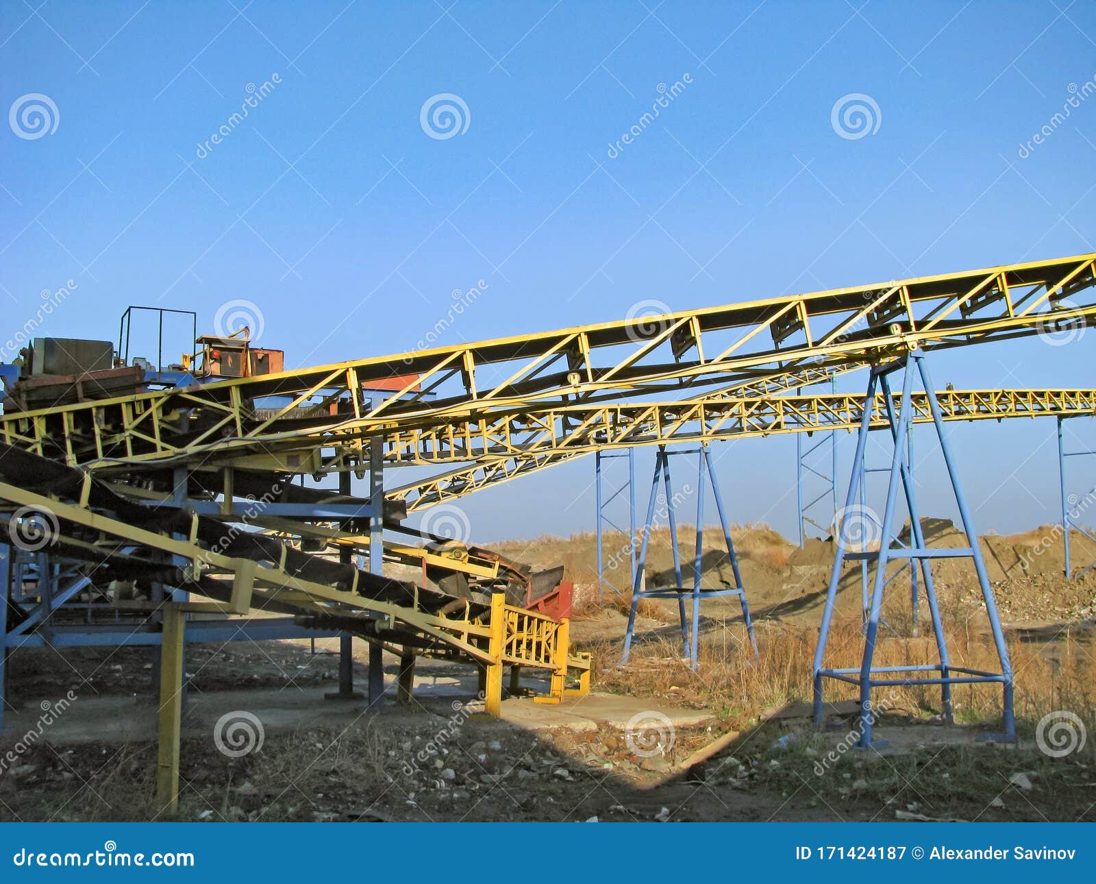 Unloading and Feeding Conveyors, Vibration Separators As Part of the ...