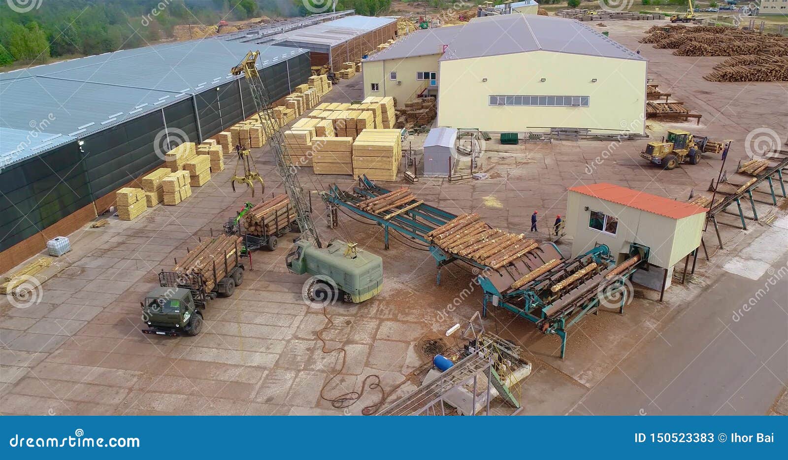Unloading a Log Truck with a Crane, Unloading Logs at a Sawmill ...