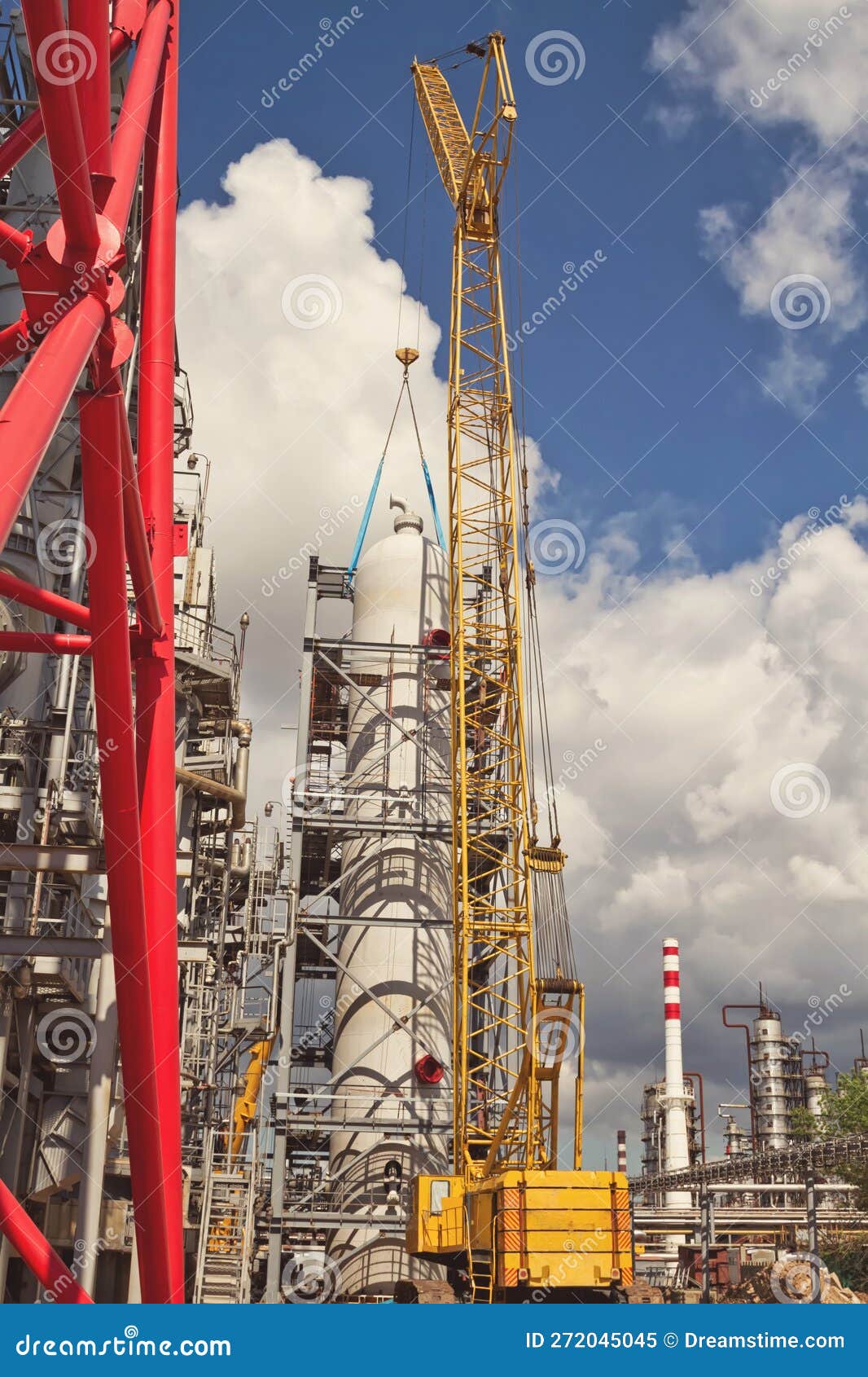 Unloading Sections of the Boom of a Large Crawler Crane Using a Crane ...