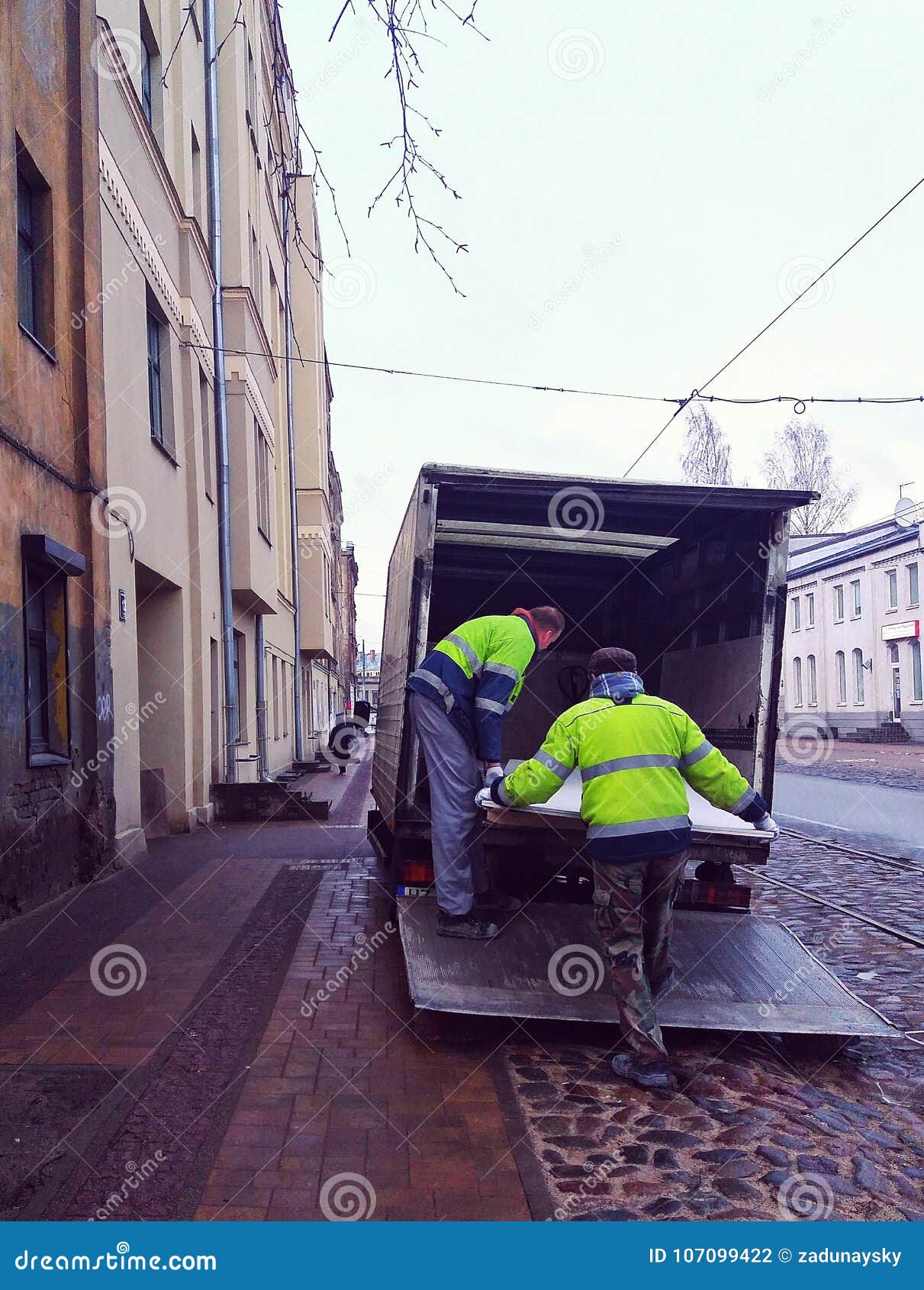Workers Unloading Truck Stock Images - Download 308 Royalty Free Photos