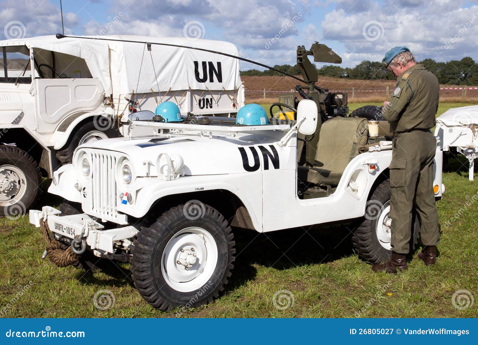 UNO-Fahrzeuge redaktionelles stockfotografie. Bild von soldat - 26805027