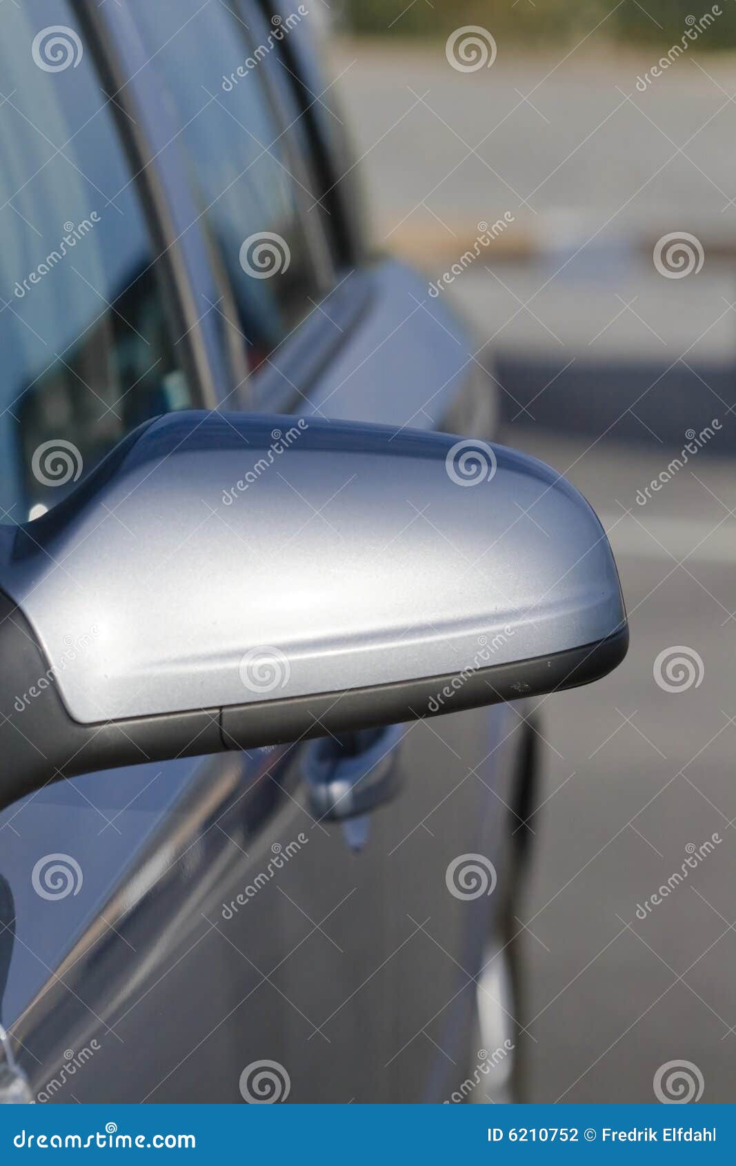 Uno Specchio Del Lato Dell'automobile in Una Fine in Su Fotografia ...